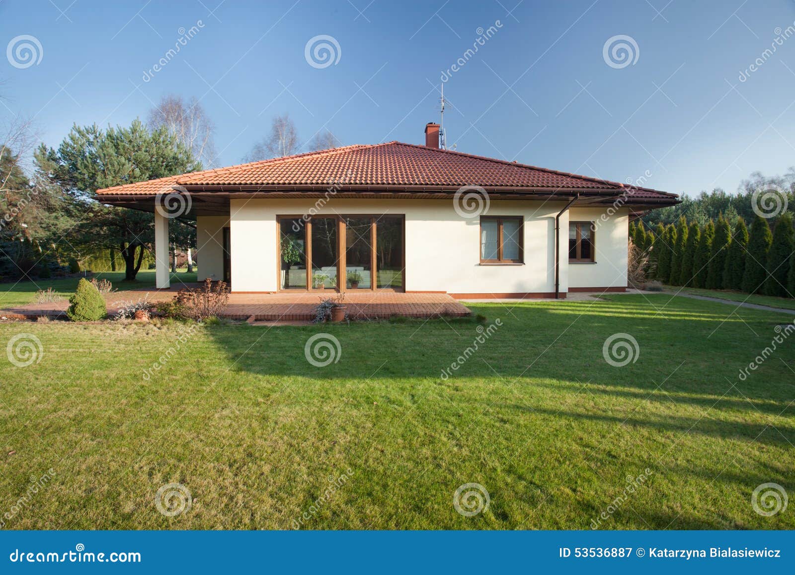 Beautiful Bungalow with Garden Stock Image - Image of column, beautiful ...