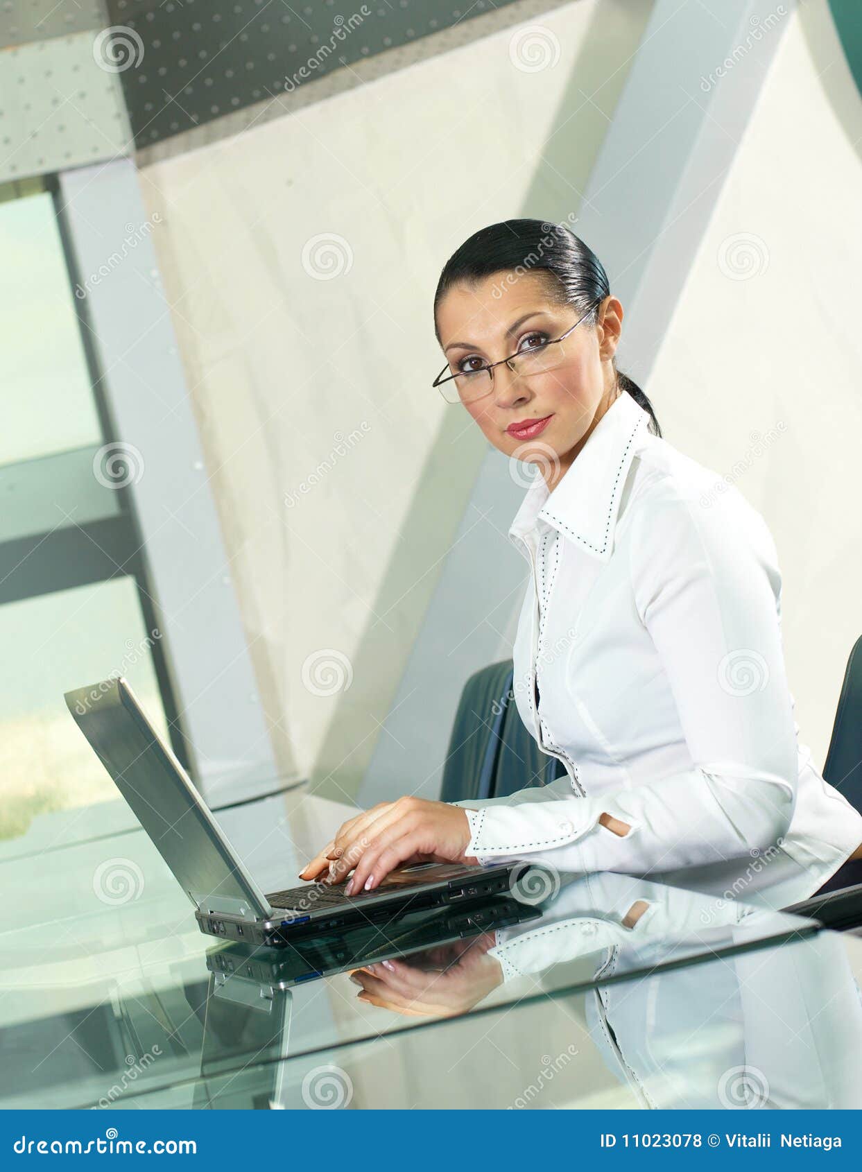 Beautiful business woman stock photo. Image of face, young - 11023078