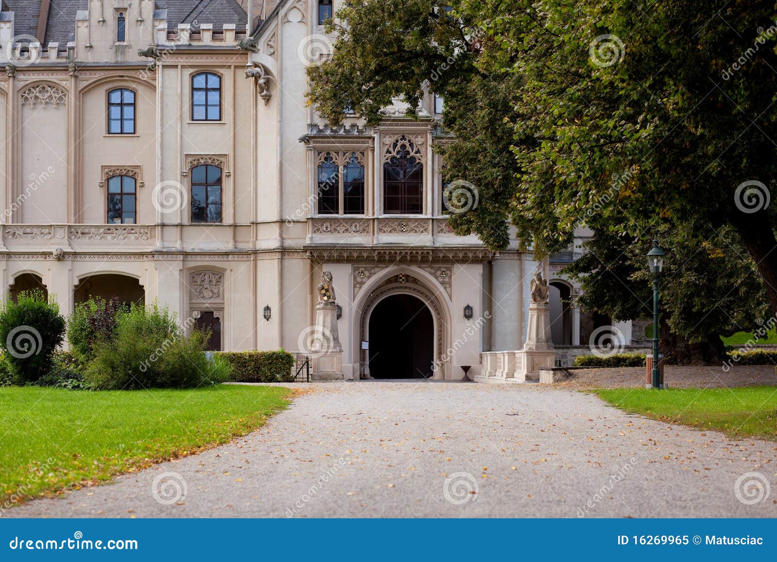 Beautiful castle scenery stock image. Image of europe - 16269965