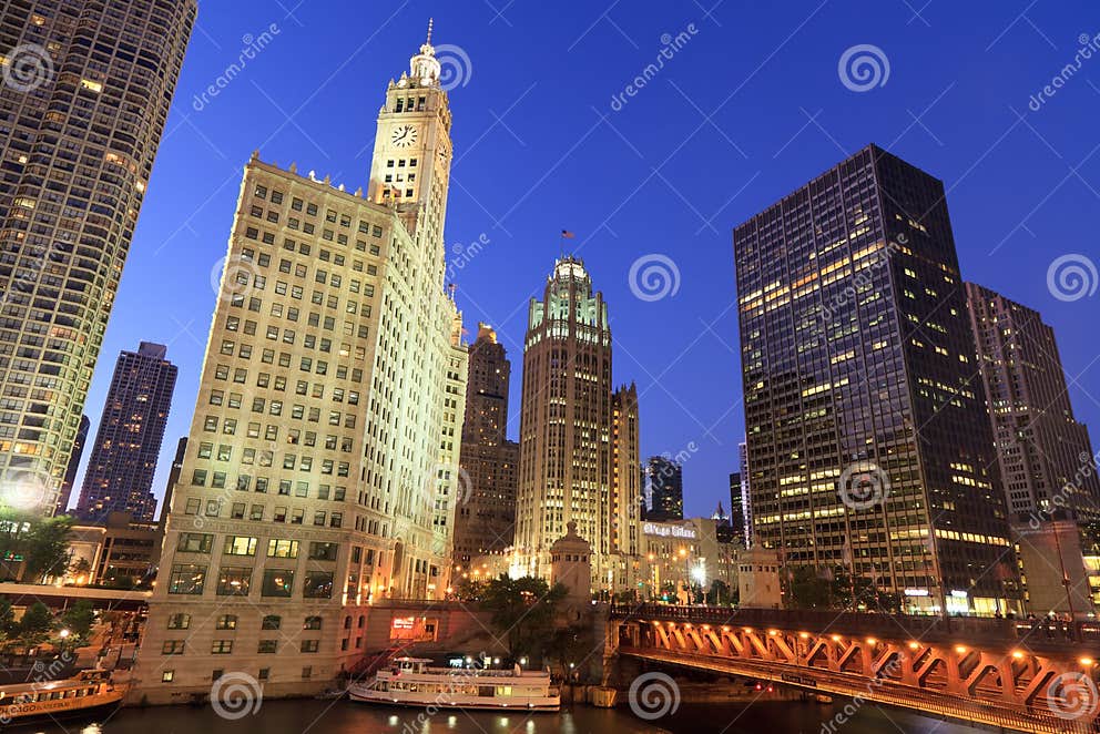 Beautiful Chicago Night Skyline Editorial Stock Photo - Image of avenue ...