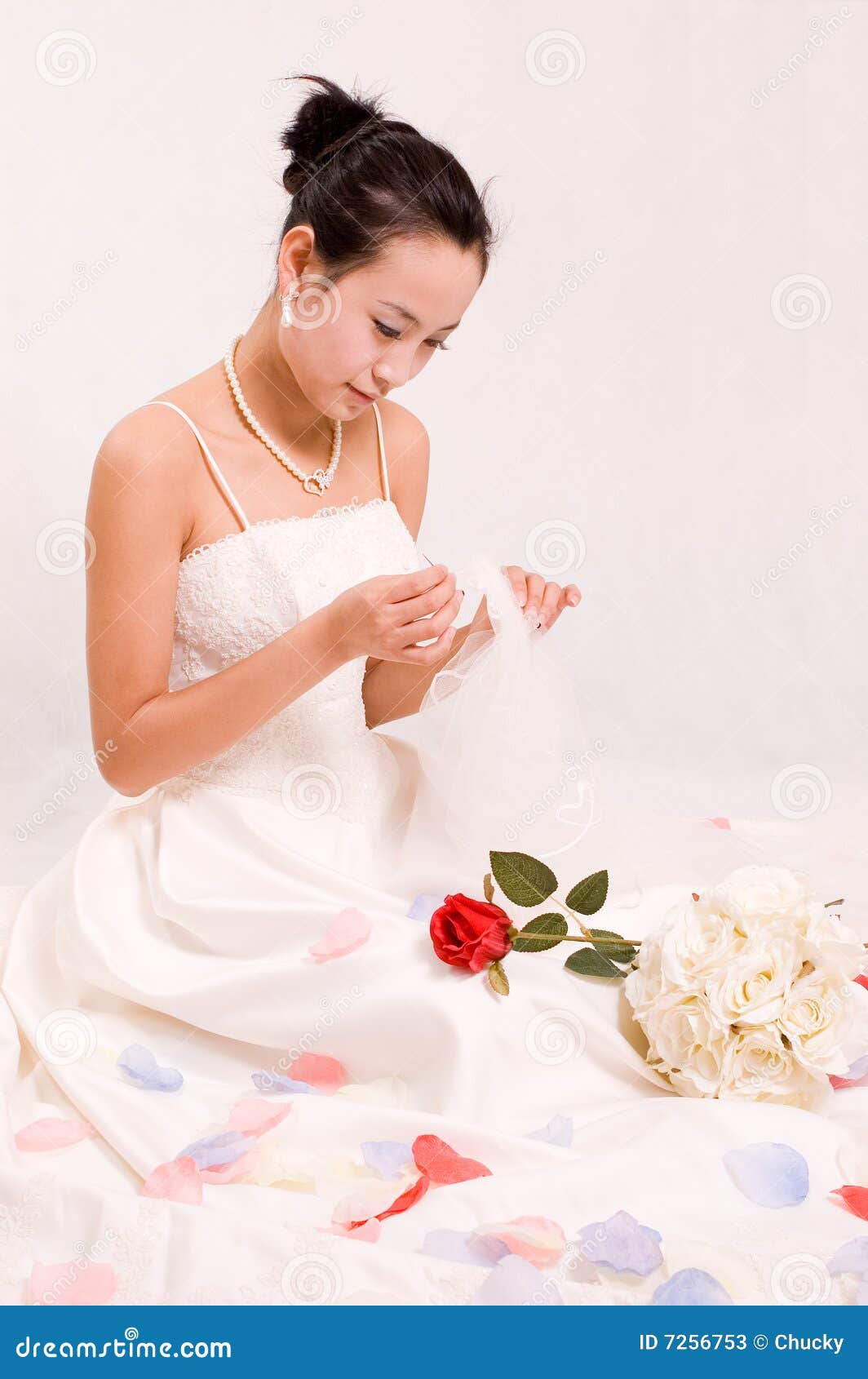 Beautiful Chinese bride stock image. Image of lovely, pretty - 7256753