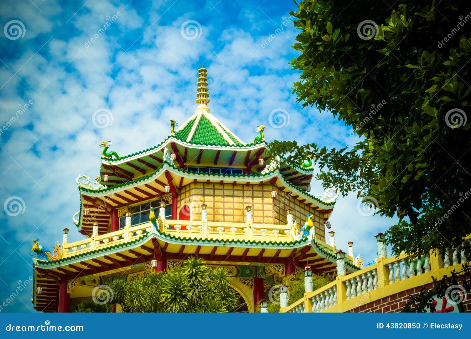 Beautiful Chinese Temple Blue Sky Stock Images - Download 6,444 Royalty ...