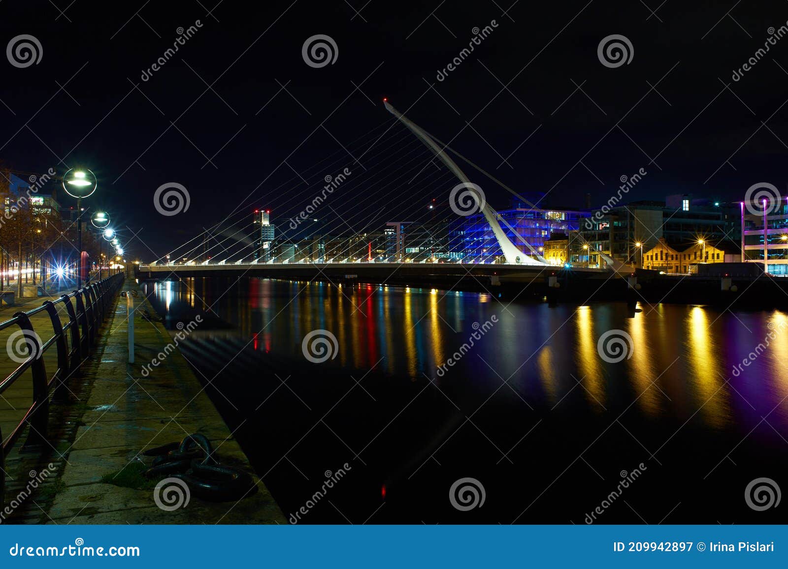 Beautiful City in the Night. Dublin, Ireland Editorial Photography ...