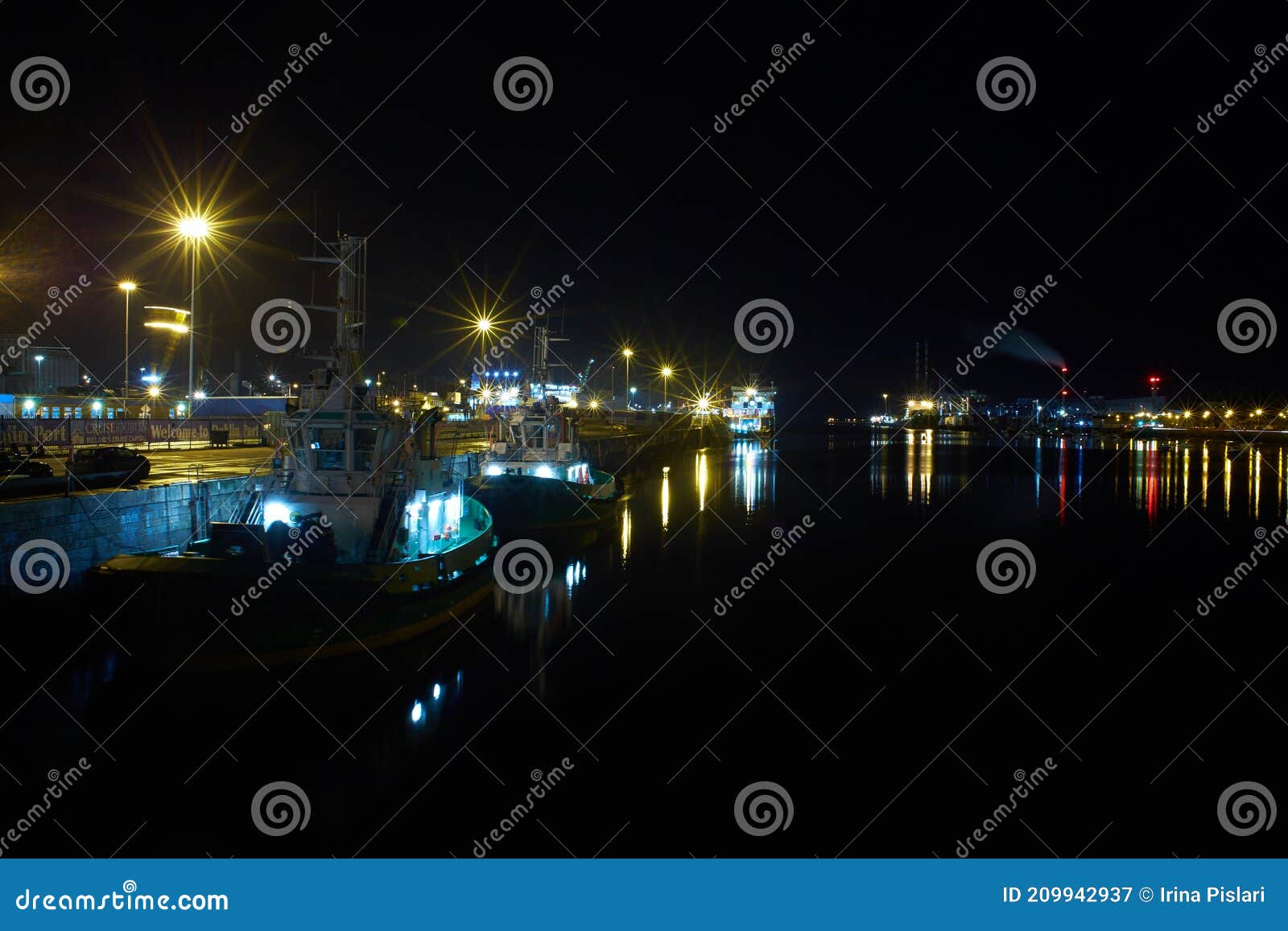 Beautiful City in the Night. Dublin, Ireland Editorial Photography ...