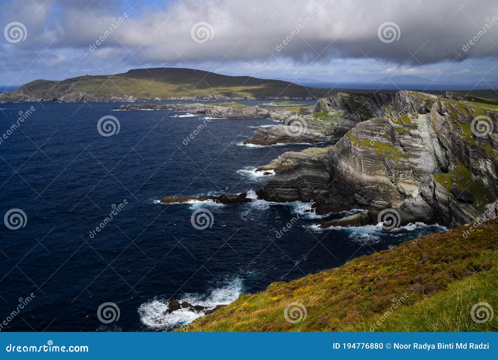 Beautiful Cliff Formation in Kerry Cliffs, County Kerry, Ireland. Stock ...