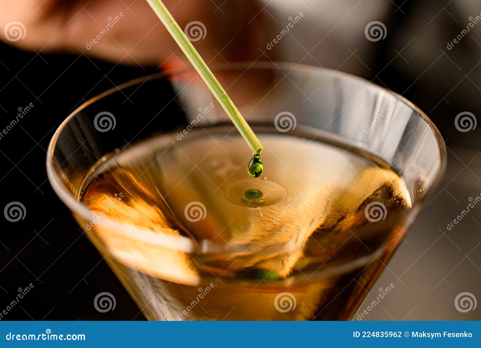 Beautiful Close-up of Glass with Drink in Which Adds Drop of Ingredient ...