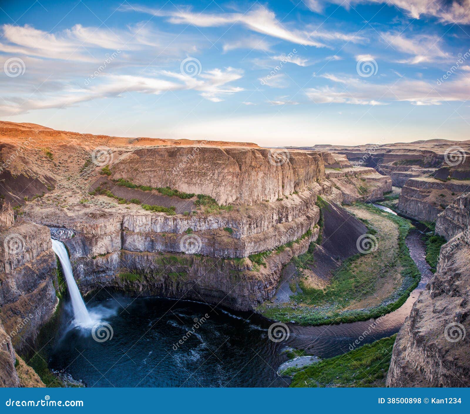 Beautiful Clouds Over Palouse Fall Stock Photo - Image of vista, cloud ...