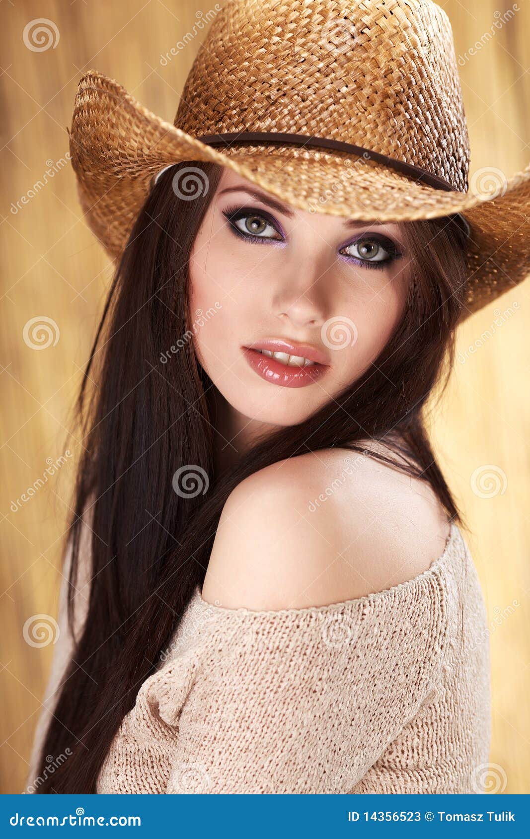 Beautiful Cowgirl stock image. Image of fashion, brim - 14356523