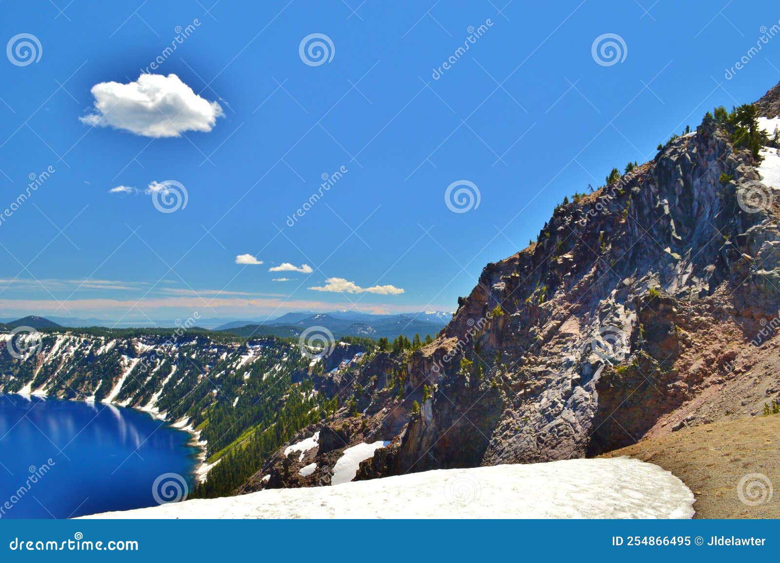 Beautiful Deep Blue Crater Lake in Oregon Editorial Image - Image of ...