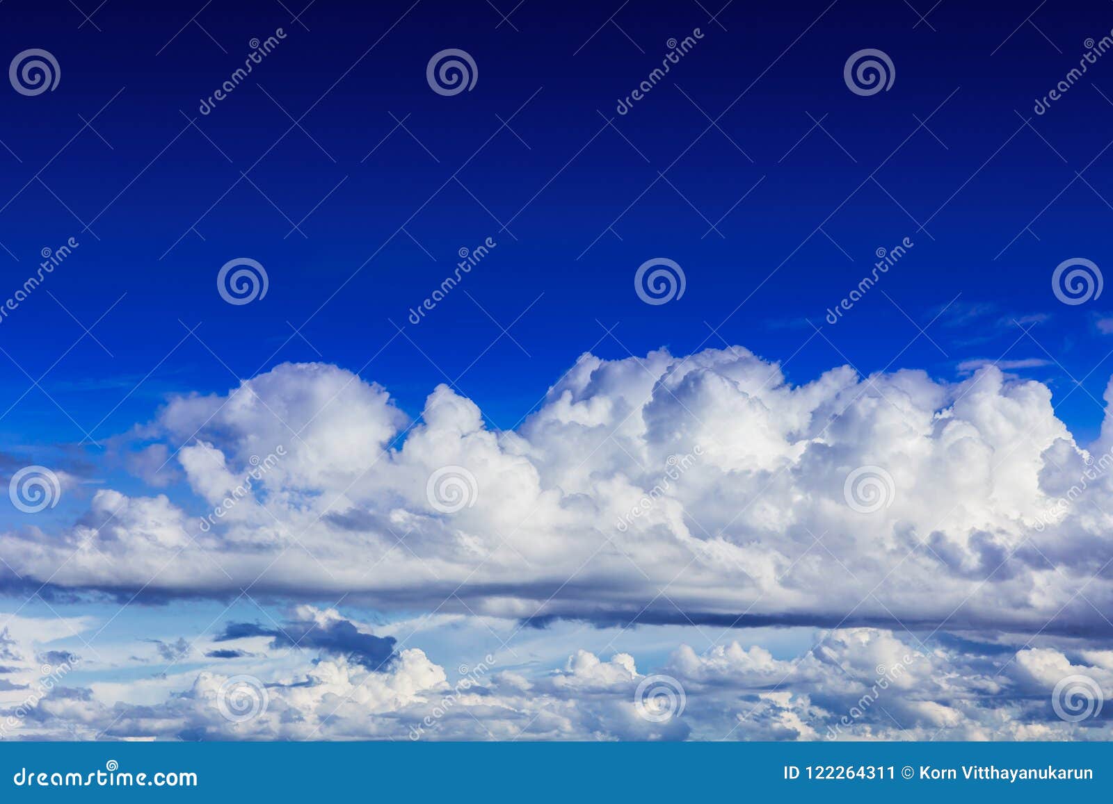 Beautiful Deep Blue Sky Cloud W Stock Image - Image of placid, outdoor ...