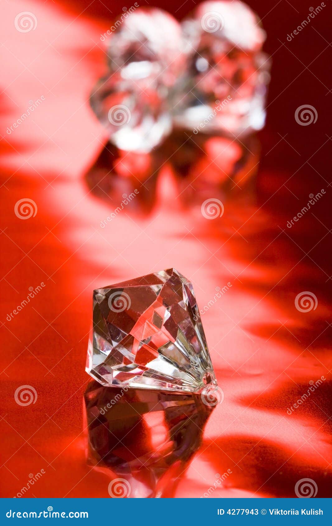 Beautiful diamond crystal stock image. Image of brilliant - 4277943
