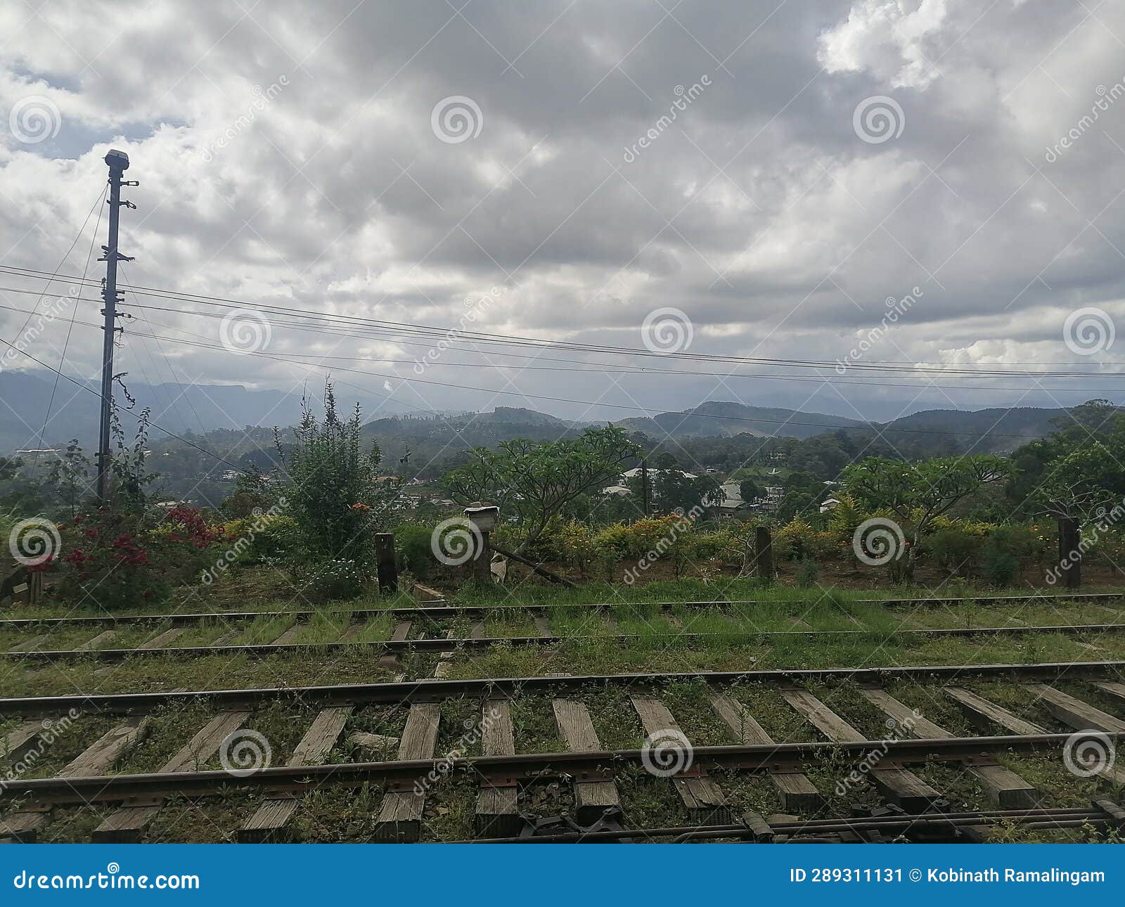 Diyatalawa Railway Track Srilanka Stock Image - Image of cloud, hill ...