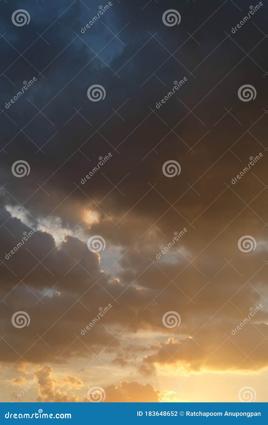 Beautiful Dramatic Cloud Scape, Cloudy Sky Background Stock Photo ...