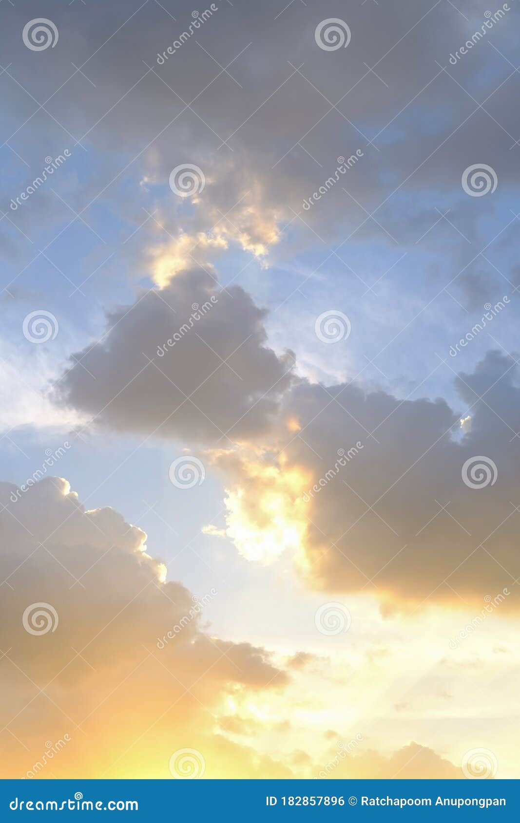 Beautiful Dramatic Cloudscape, Cloudy Sky Background Stock Photo ...