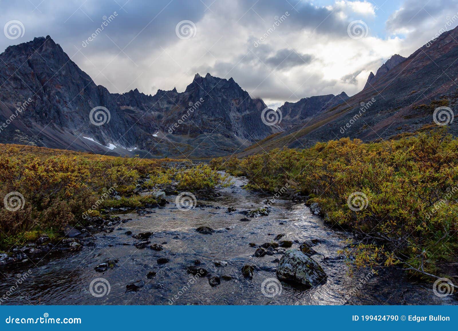 Beautiful Dramatic View of Rugged Mountains and Alpine River Stock ...