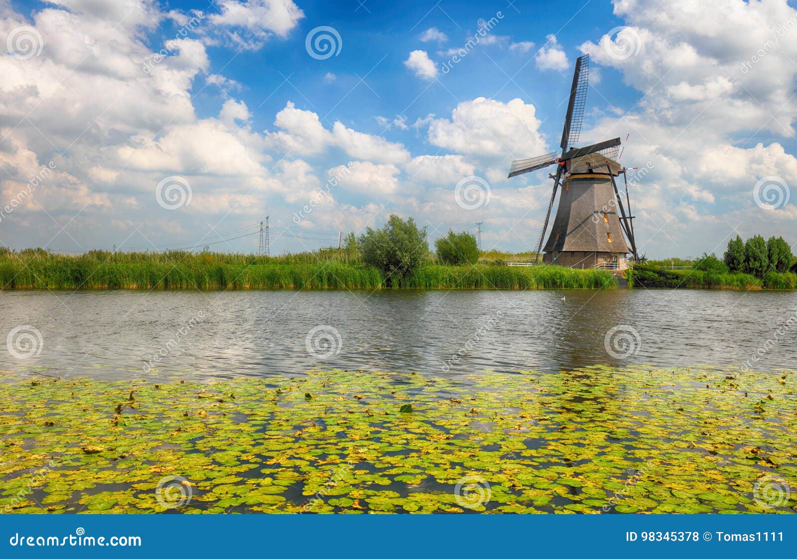 Beautiful Dutch Windmill Landscape at Kinderdijk in the Netherlands ...