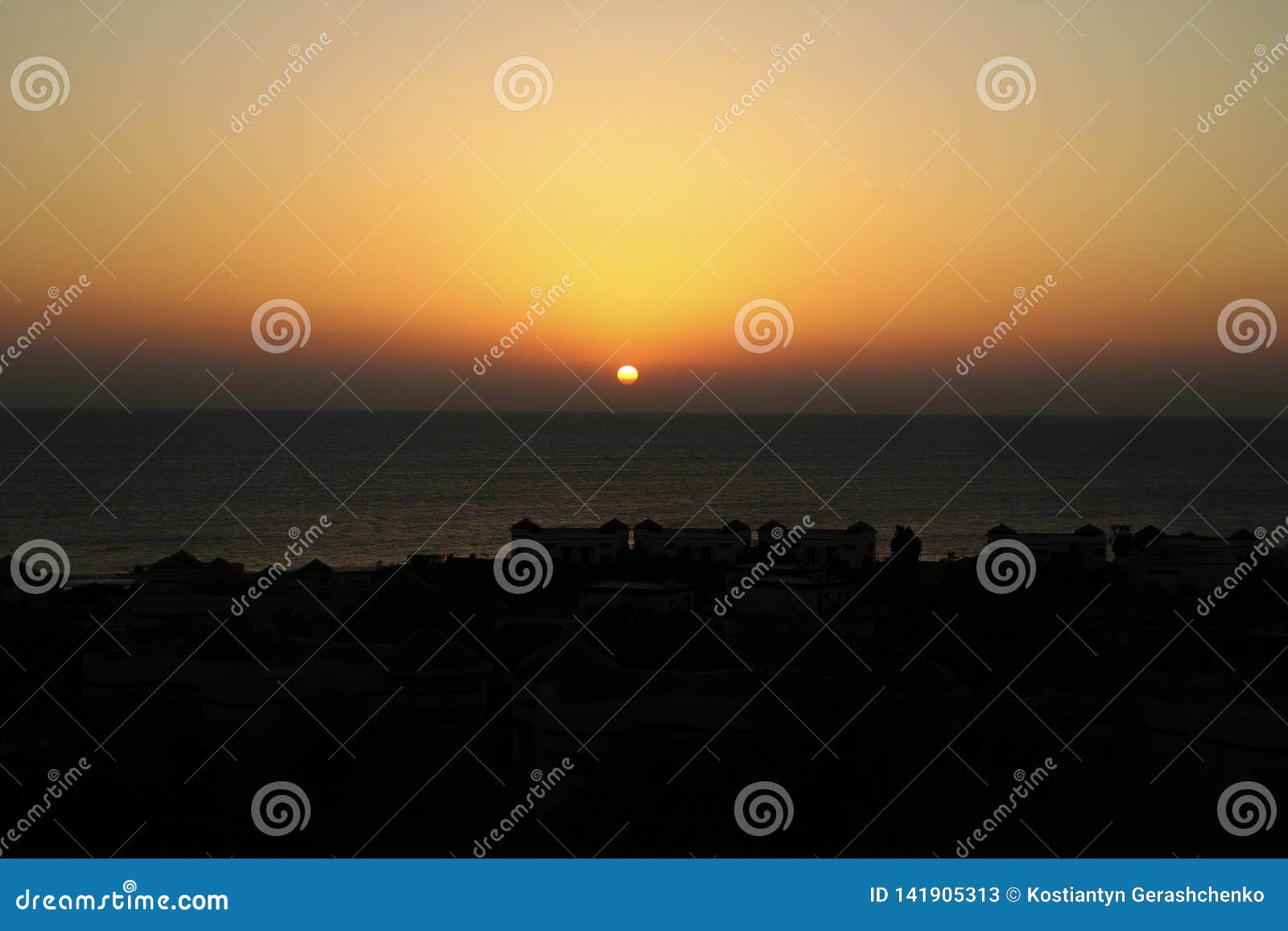 Beautiful Early Sunset on the Sea Stock Image - Image of sunset, clear ...