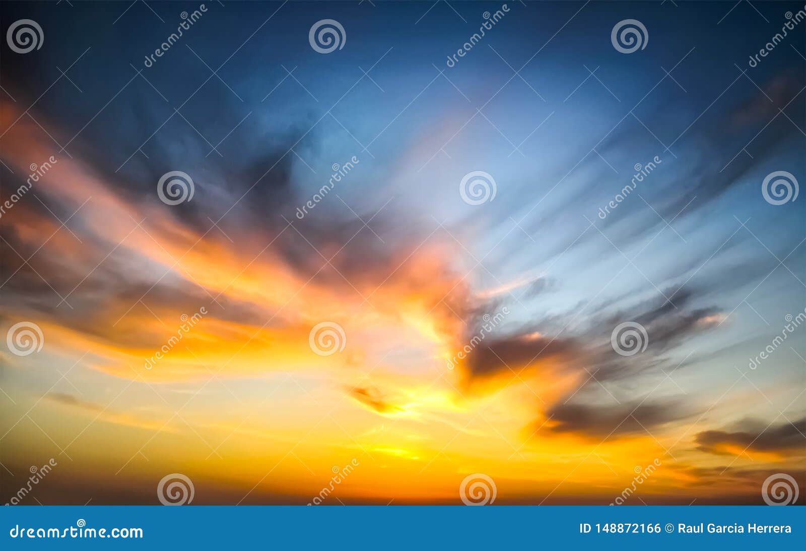Beautiful Epic Sunset. Dramatic Sunset Sky with Clouds for Background ...