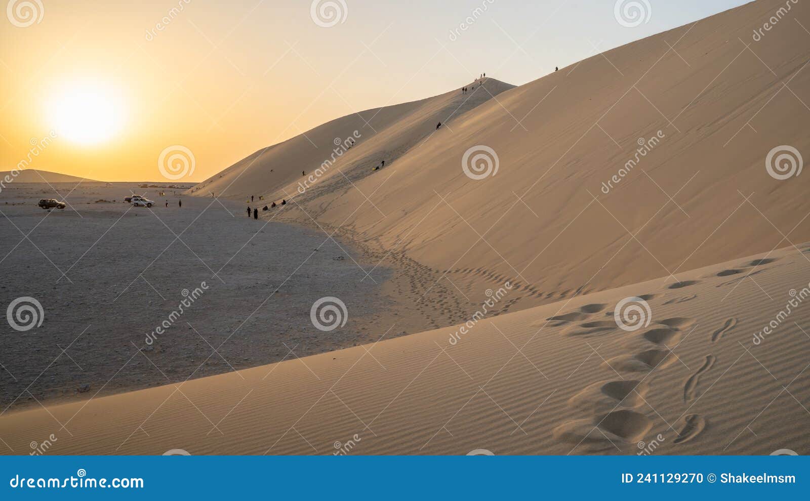A Beautiful Evening at Singing Sand Dune in Qatar Stock Photo - Image ...