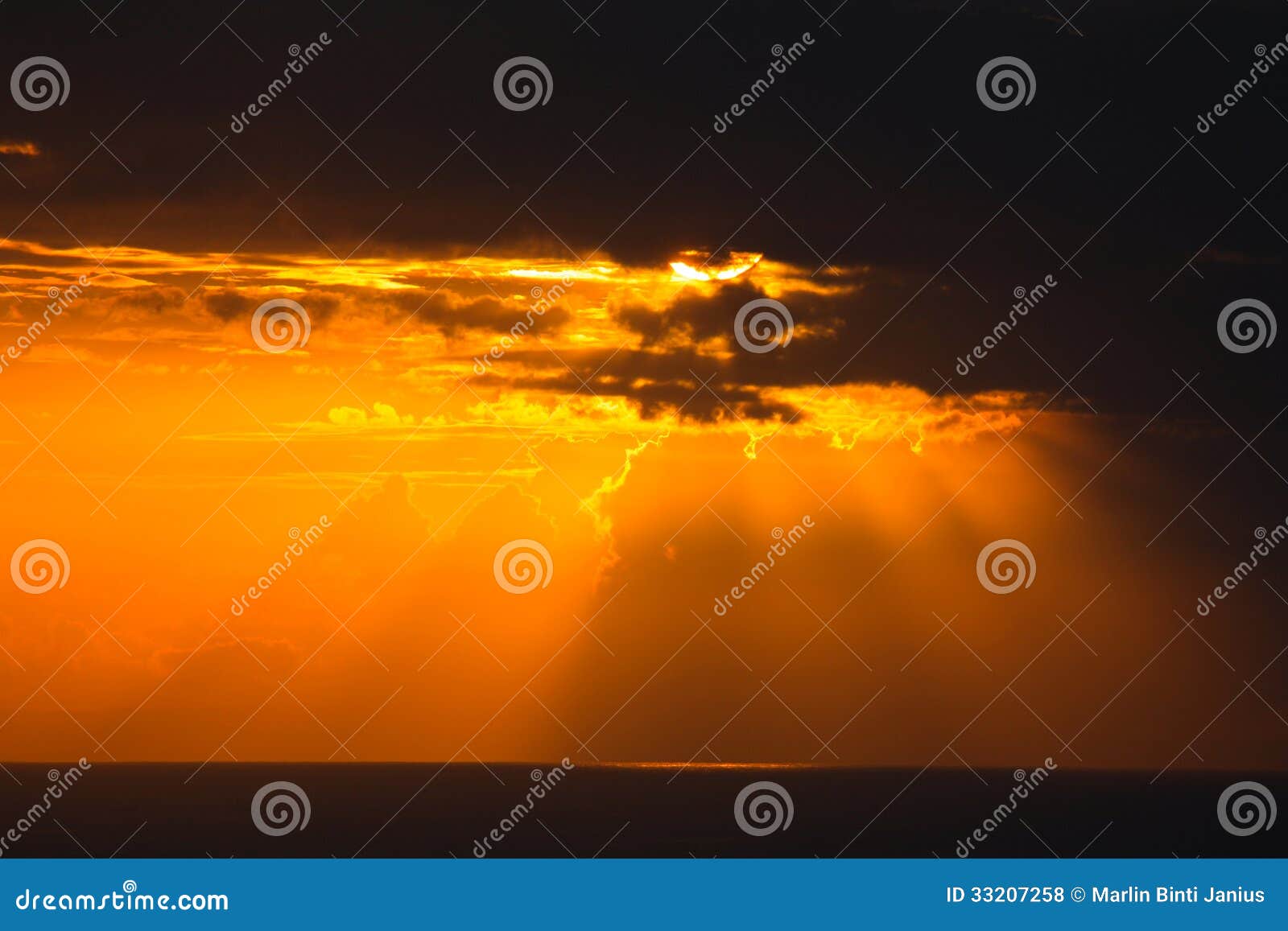 Beautiful evening sky Ray stock photo. Image of beach - 33207258