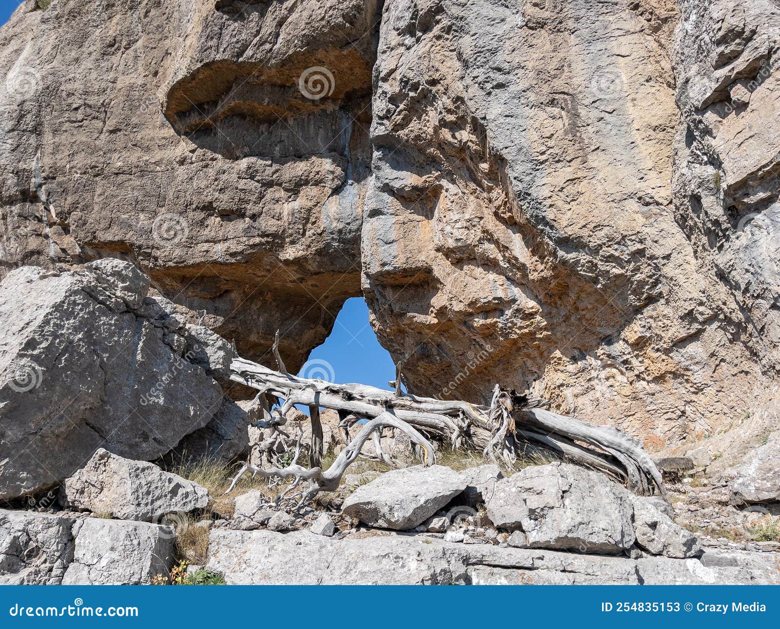 Beautiful Examples of Caves, Holes and Rock Structures in the ...