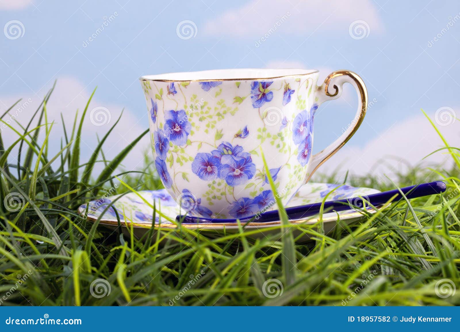 Beautiful Floral Patterned Cup Stock Photo - Image of drink, beauty ...