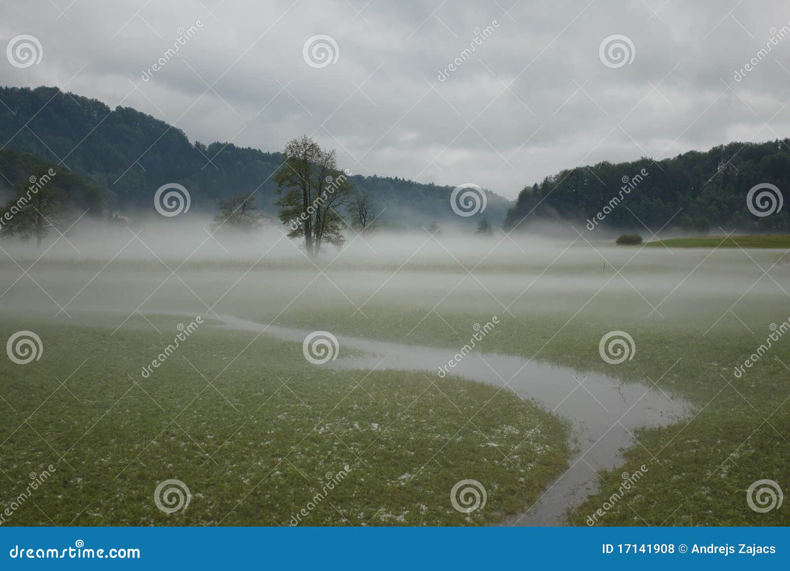 Beautiful Fog in Countryside Stock Photo - Image of country, haze: 17141908