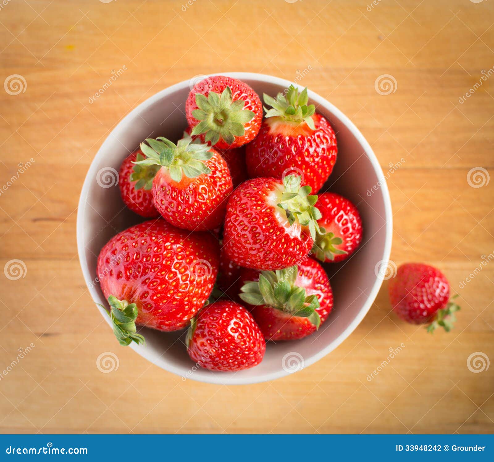 Beautiful Fresh Strawberries Stock Photo - Image of green, macro: 33948242