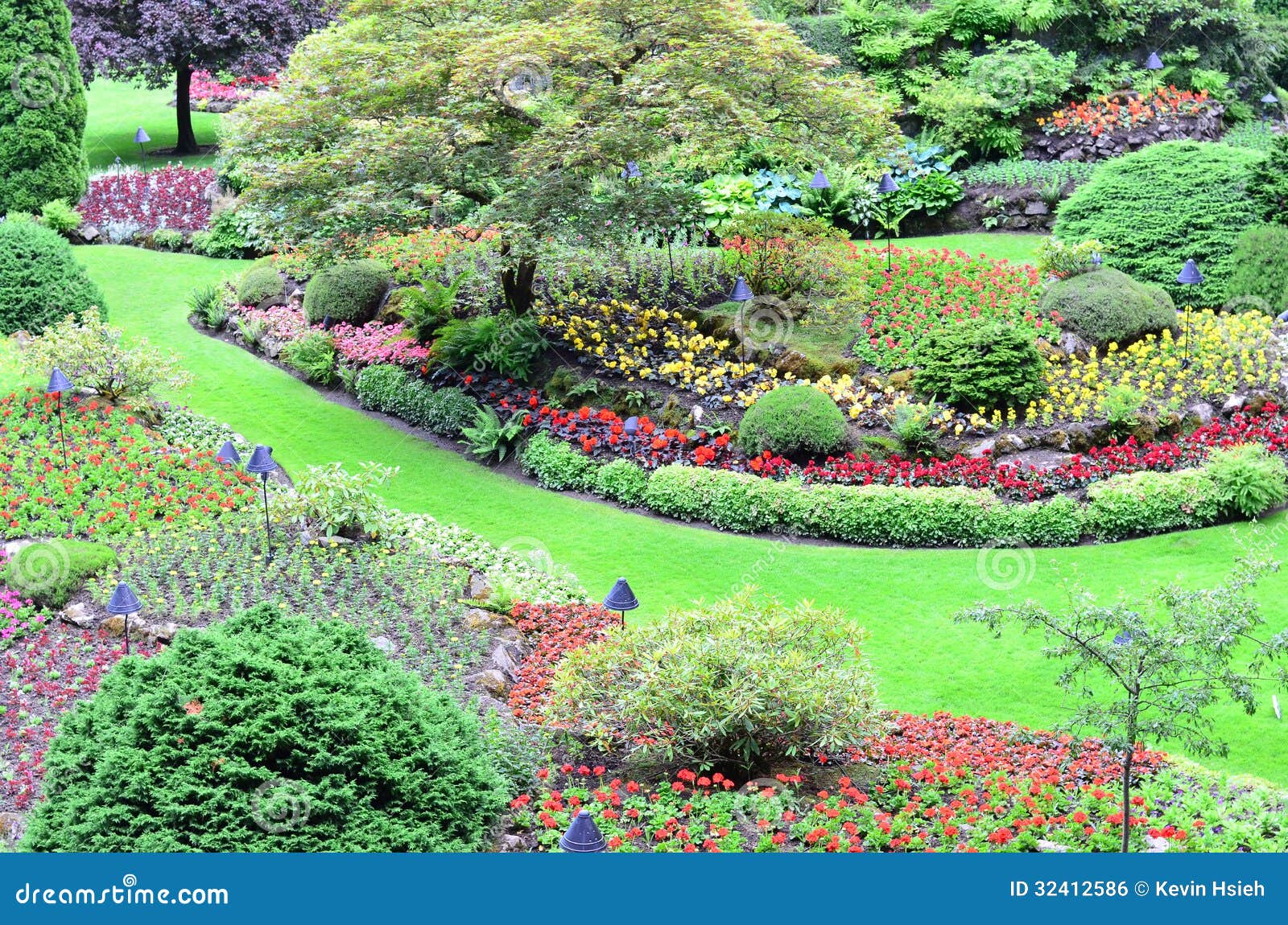 Beautiful garden landscape stock photo. Image of outdoor - 32412586