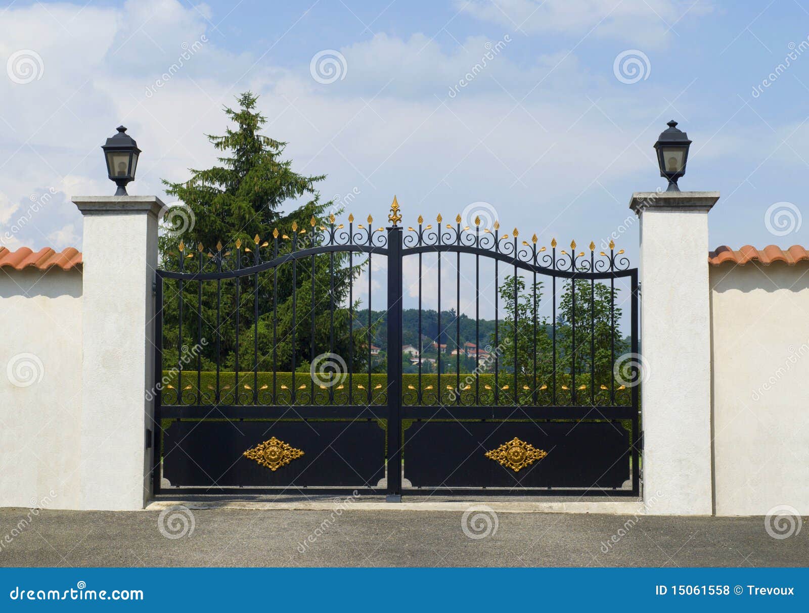 Beautiful Gate, Entrance To a Front Yard Stock Photo - Image of plant ...