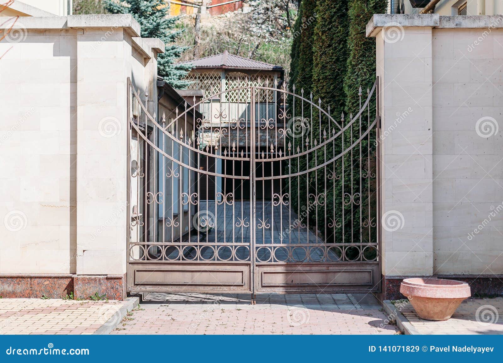 Beautiful Gate To Elegant House Stock Image - Image of exterior ...