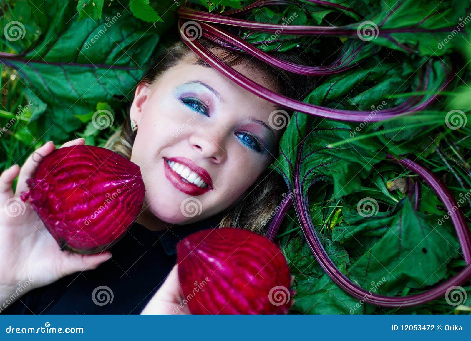 Beautiful Girl with the Beets Stock Photo - Image of gesunde, female ...
