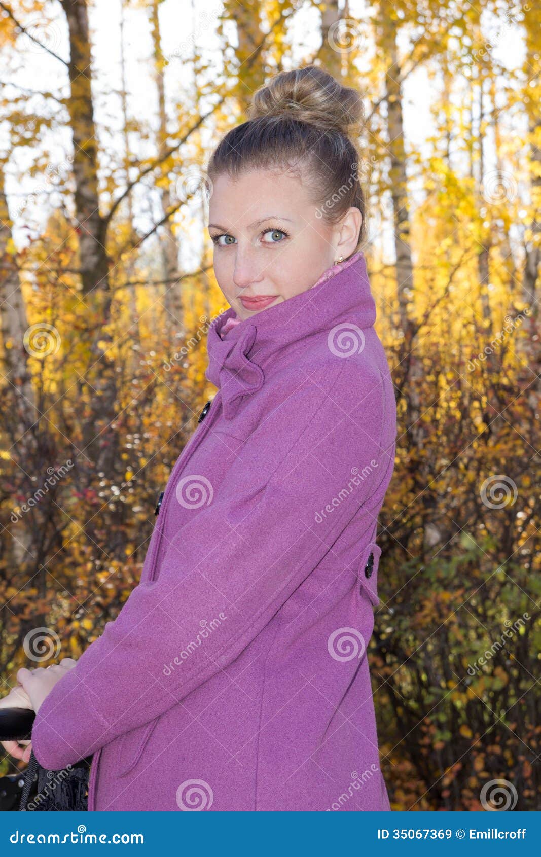 Beautiful Girl and the Fall Stock Image - Image of person, nature: 35067369