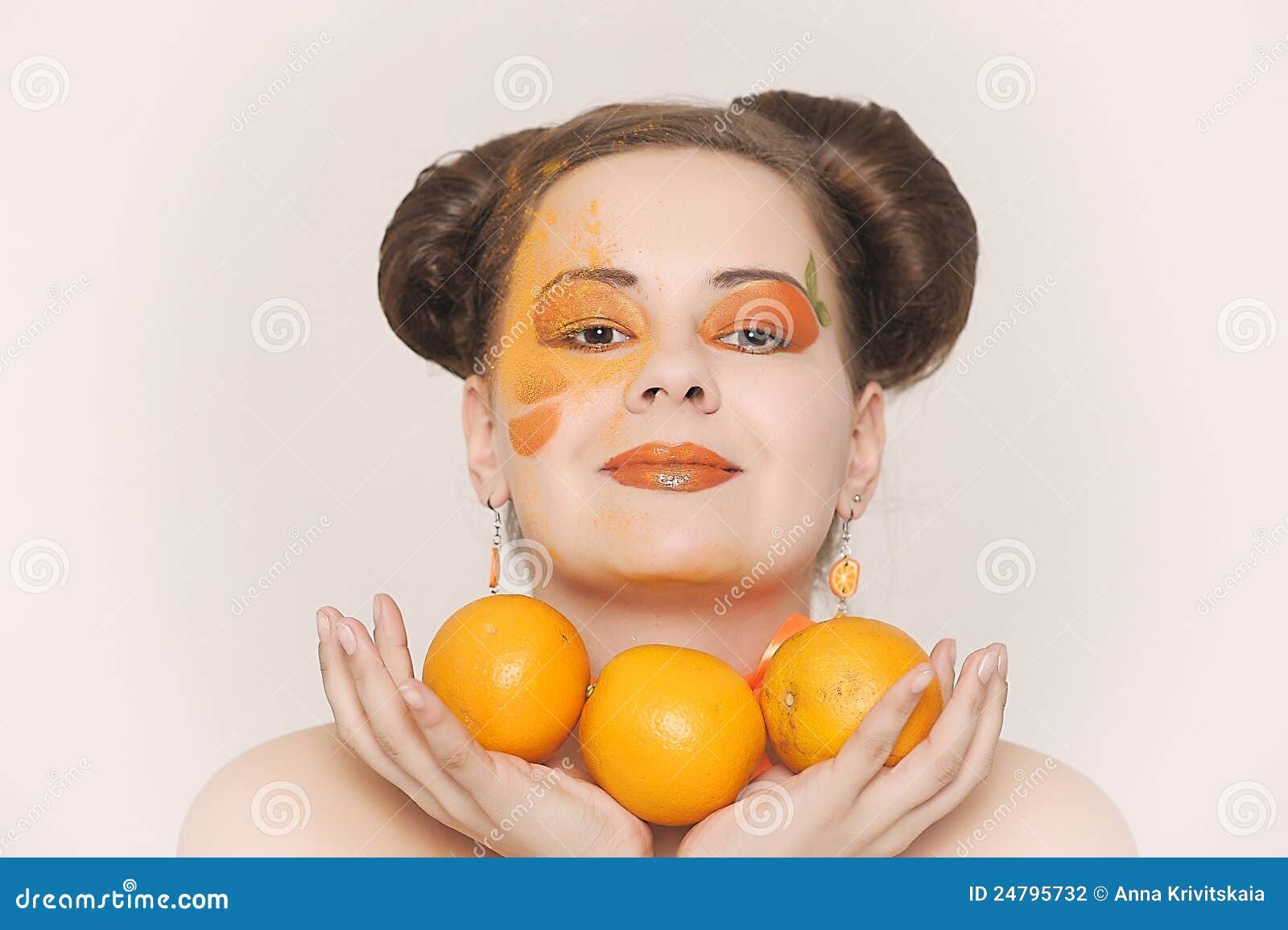 Beautiful Girl with Oranges Stock Photo - Image of loos, person: 24795732