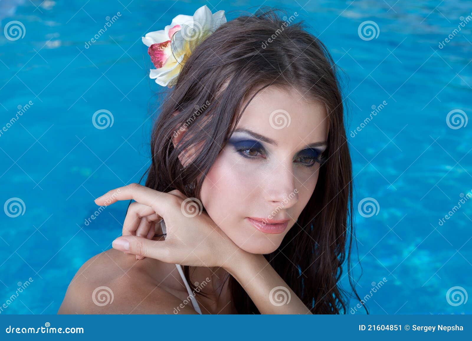 The beautiful girl in pool stock image. Image of fresh - 21604851