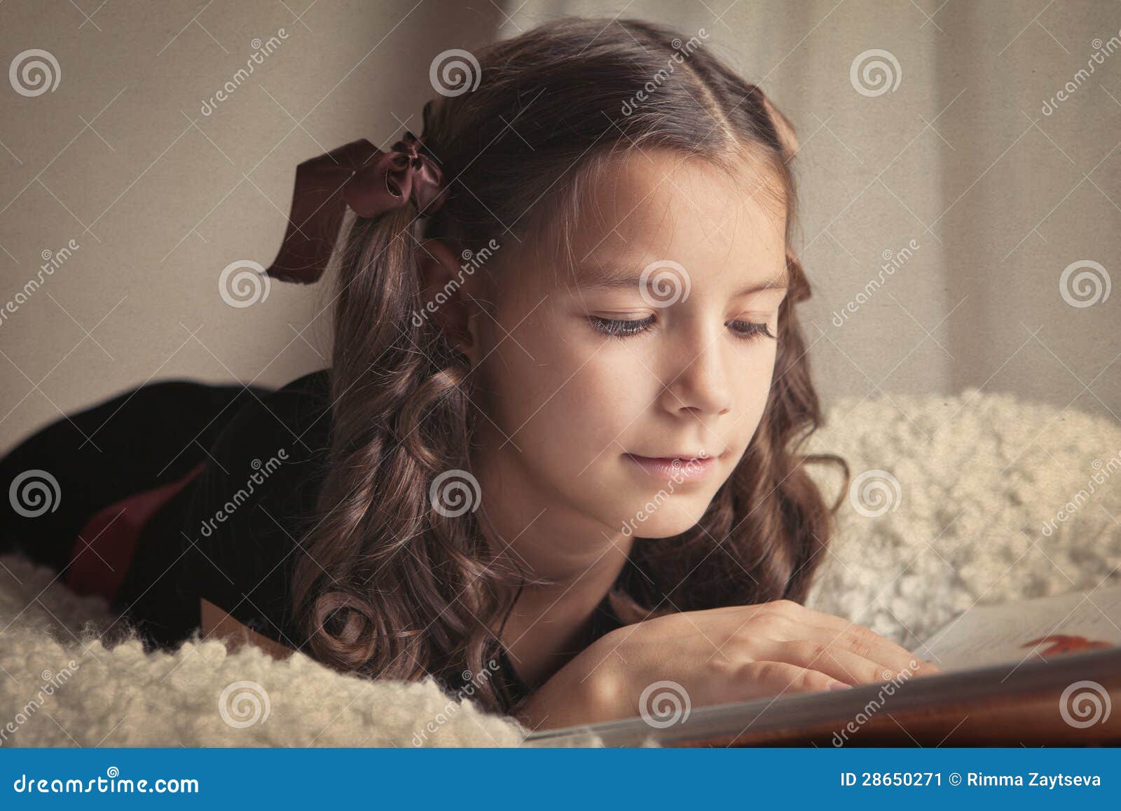 Beautiful Girl Reading Book Stock Image - Image of dress, youth: 28650271