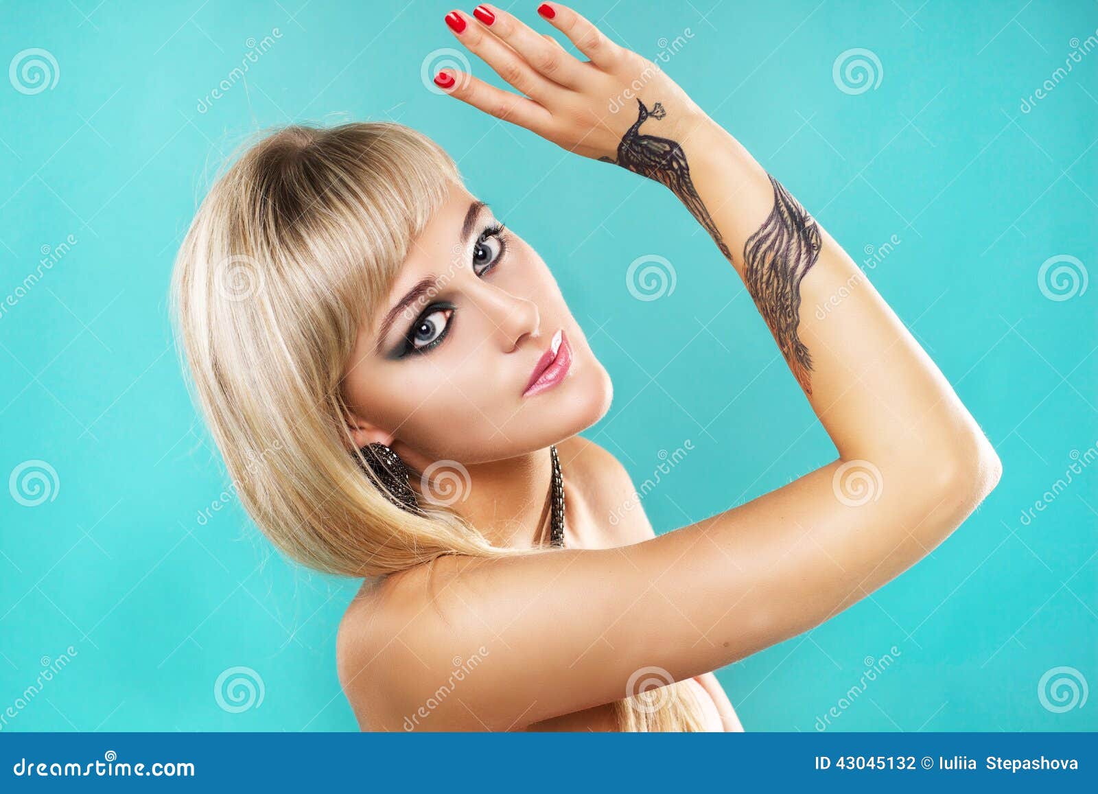 Beautiful Girl with Shoulders Stock Photo - Image of face, elegant ...