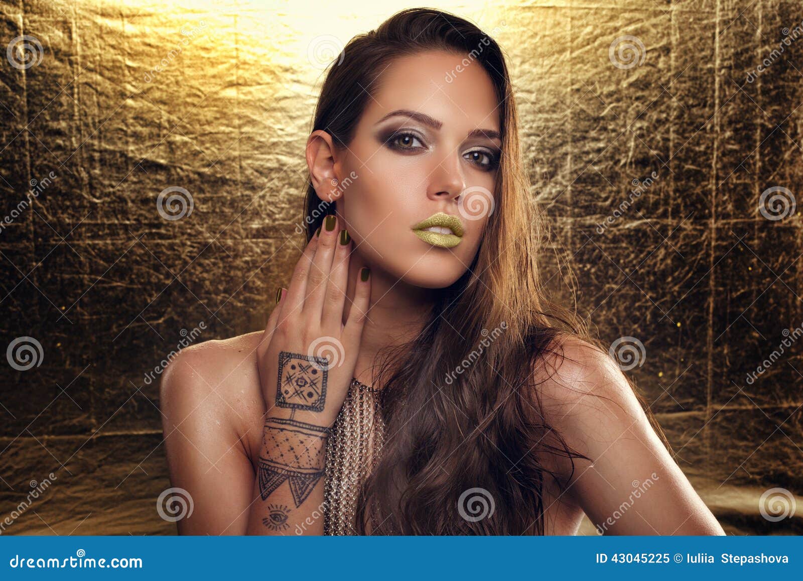 Beautiful Girl with Shoulders Stock Image - Image of health, caucasian ...