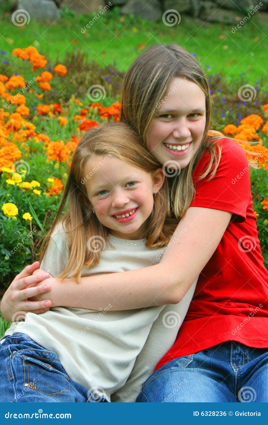 Hugging Cousins Graphics