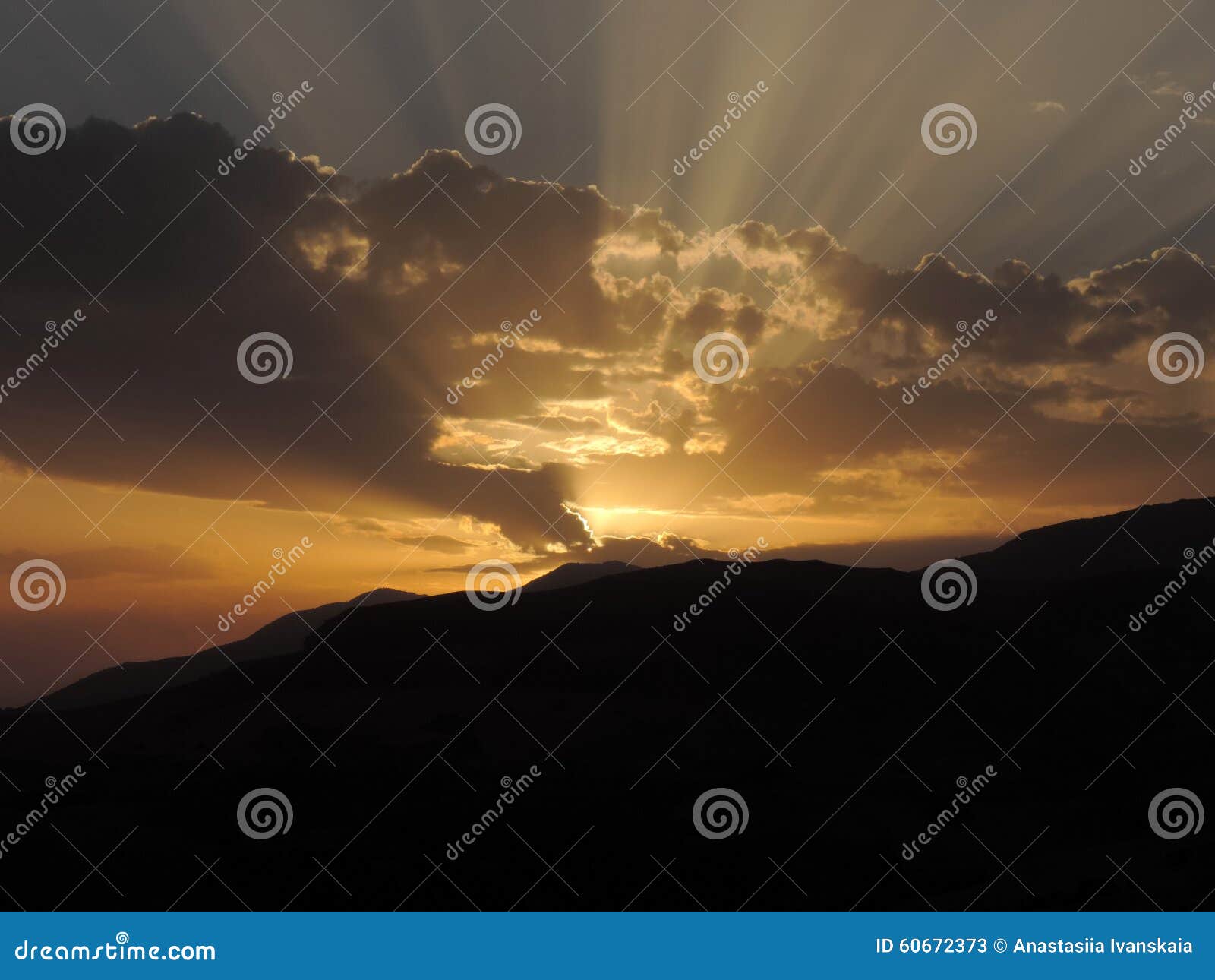 Beautiful Golden Sunset Behind Mountain Stock Image - Image of dusk ...