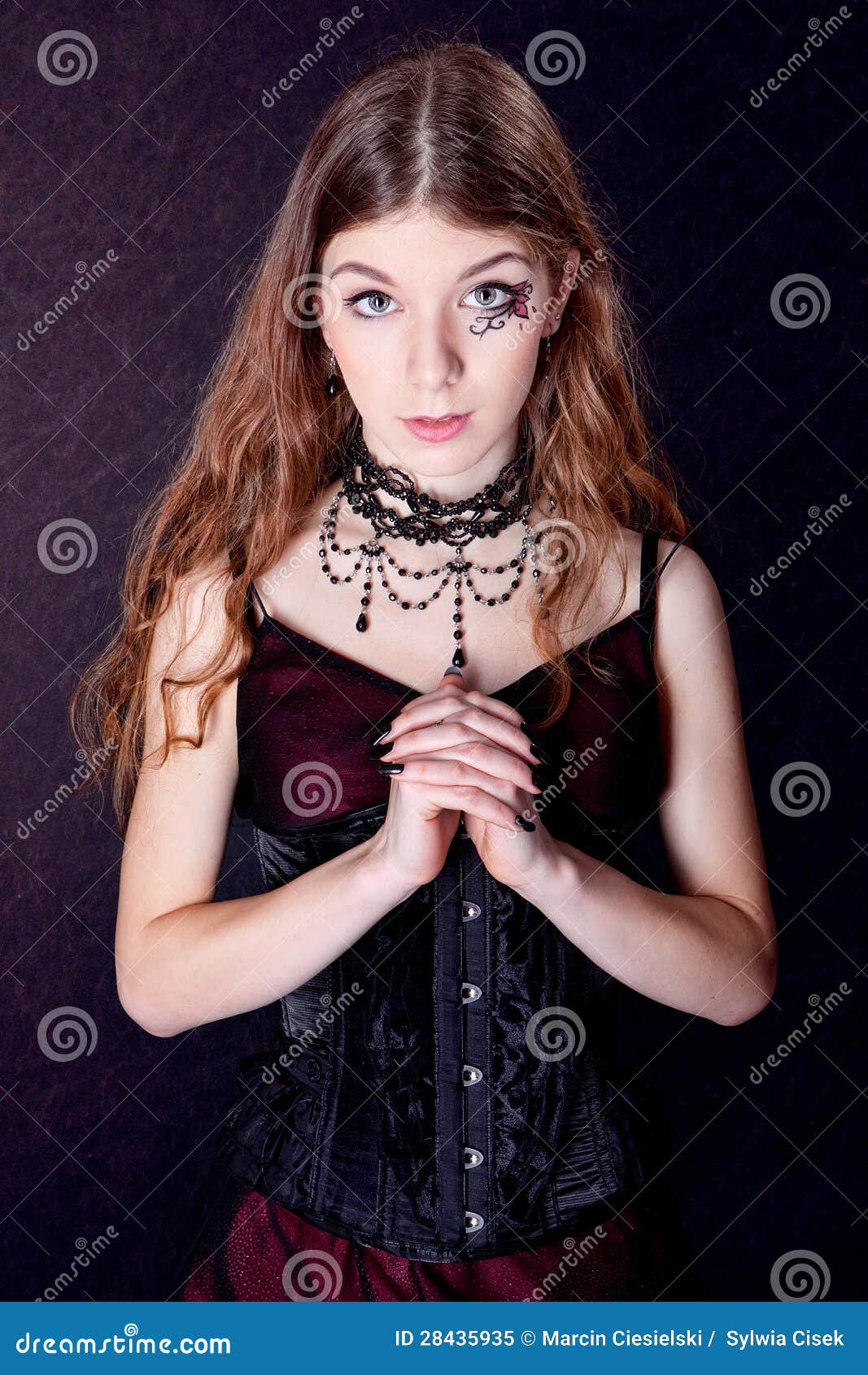 Beautiful gothic girl stock image. Image of style, jewelry - 28435935