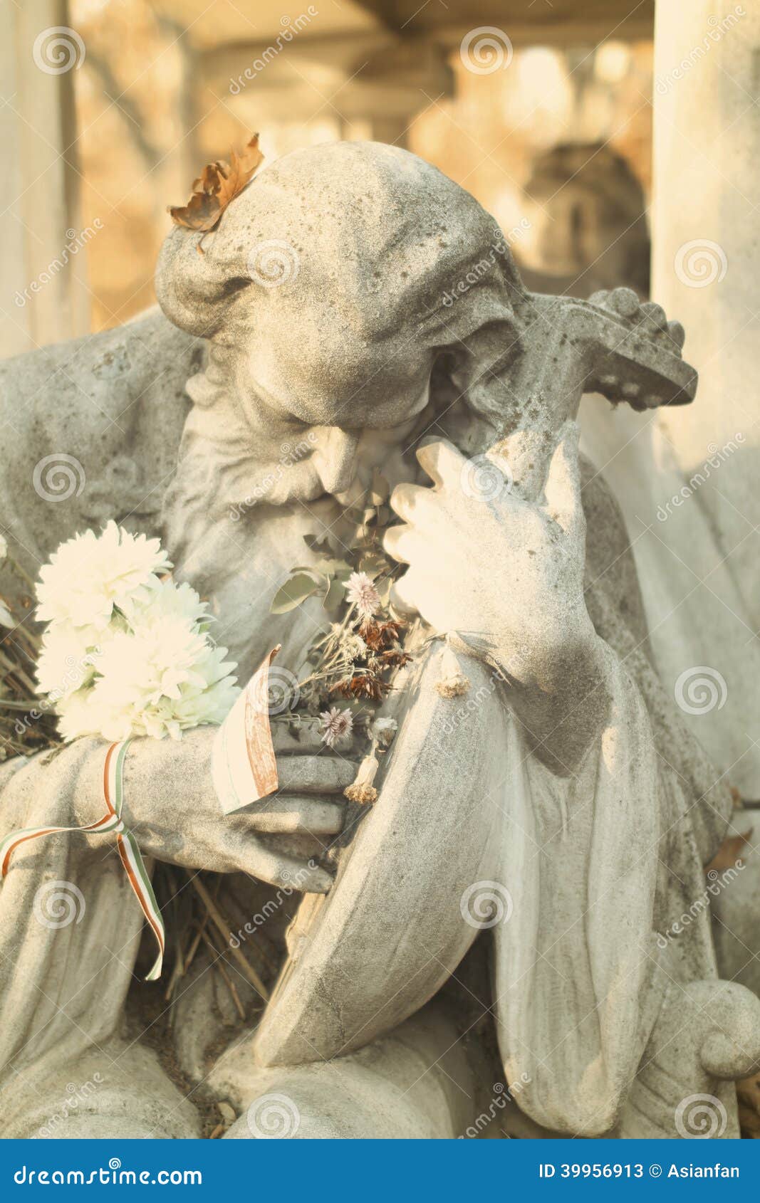 Beautiful Grave with an Old Man Statue Stock Image - Image of leaves ...