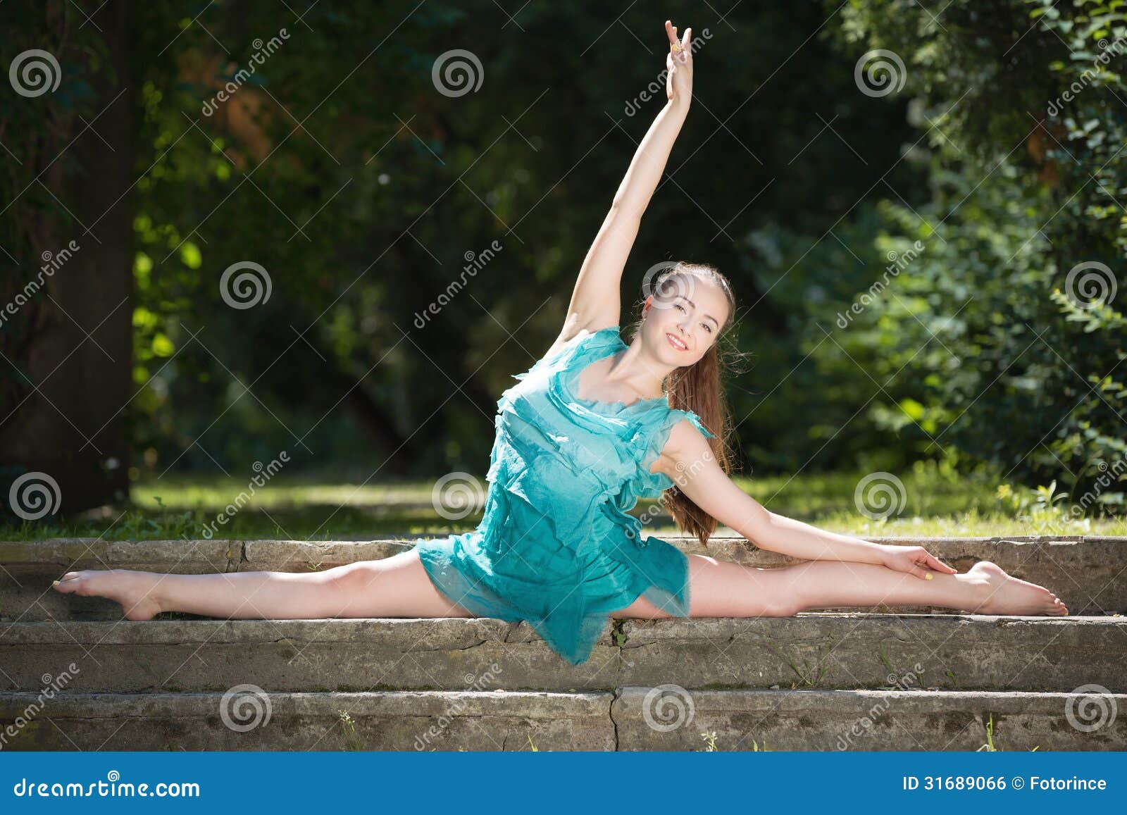 Beautiful Gymnast Royalty Free Stock Image - Image: 31689066