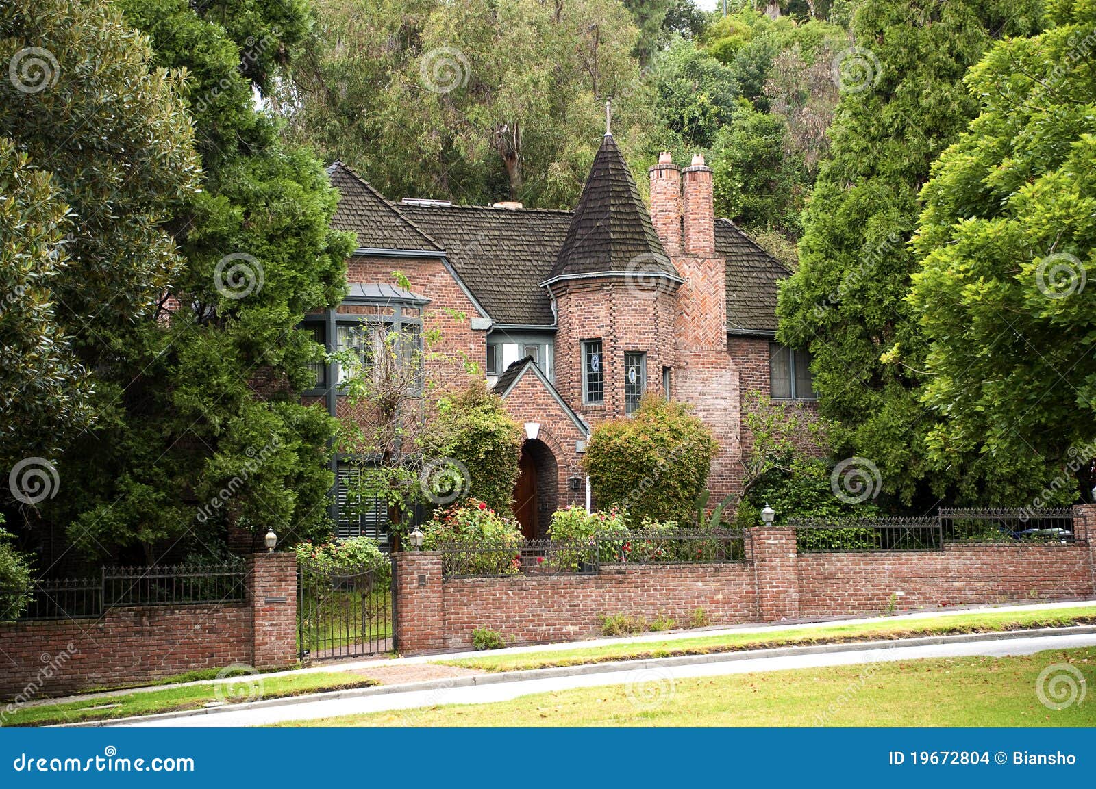 Beautiful Home with Green Garden Stock Photo - Image of lifestyle ...