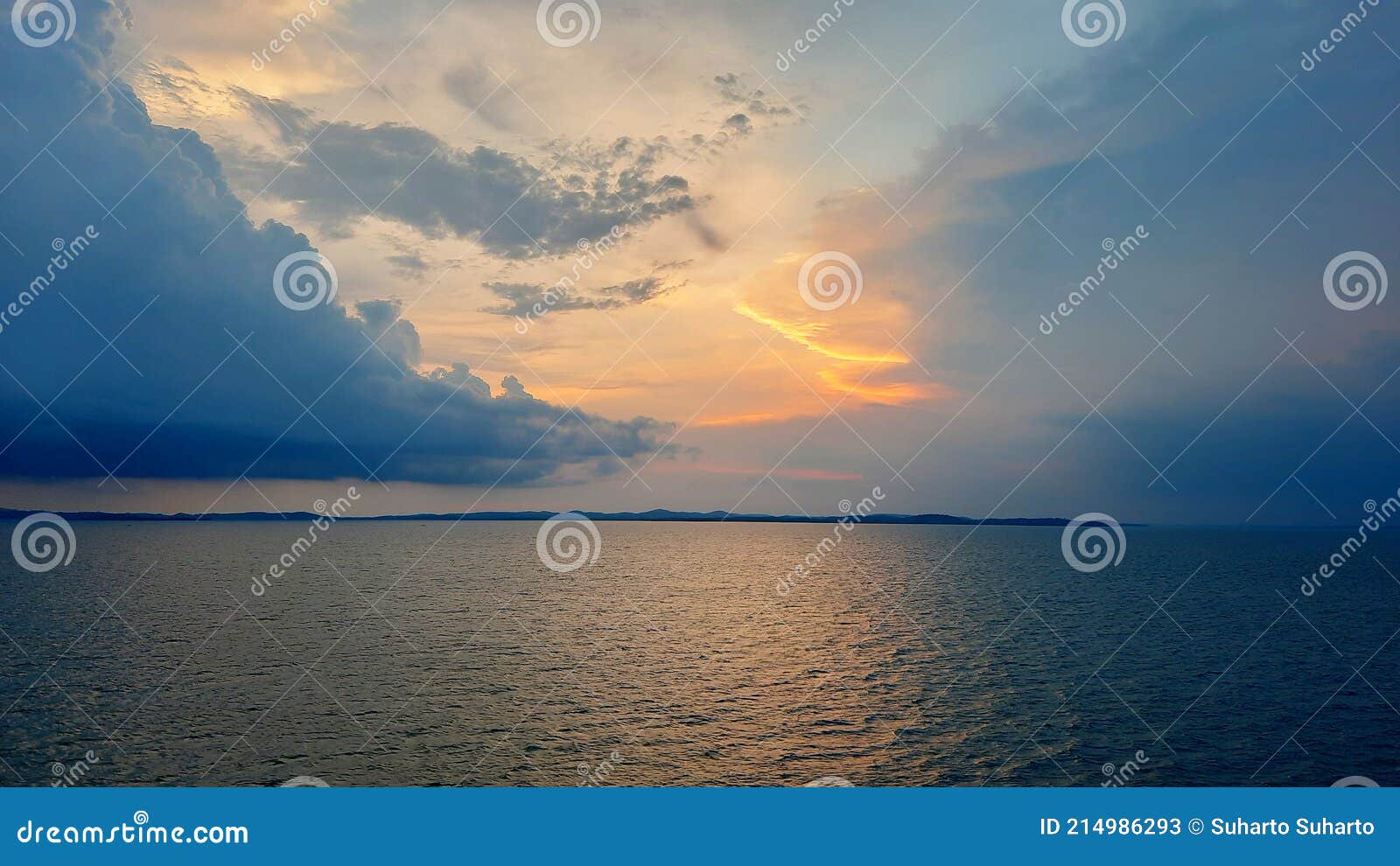 The Beautiful Hue of the Sky before the Sun Set Stock Image - Image of ...