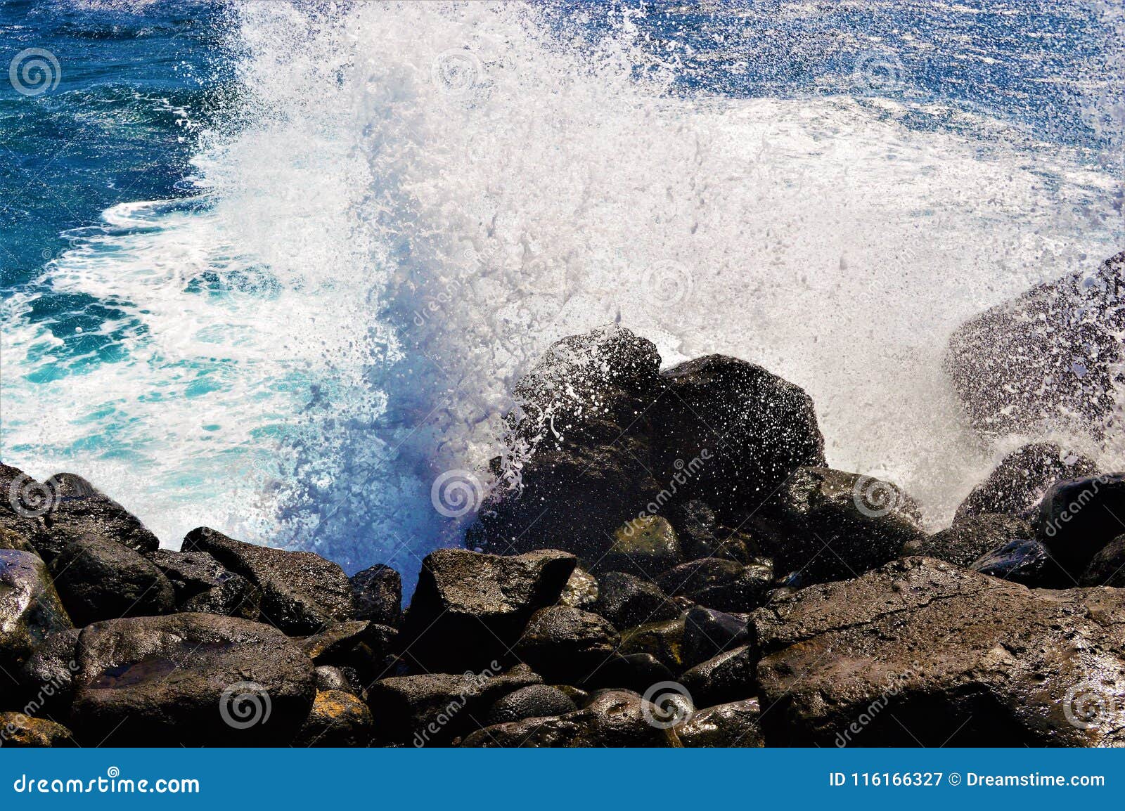 Strong Waves Hitting the Rocks Stock Image - Image of cliff, waves ...