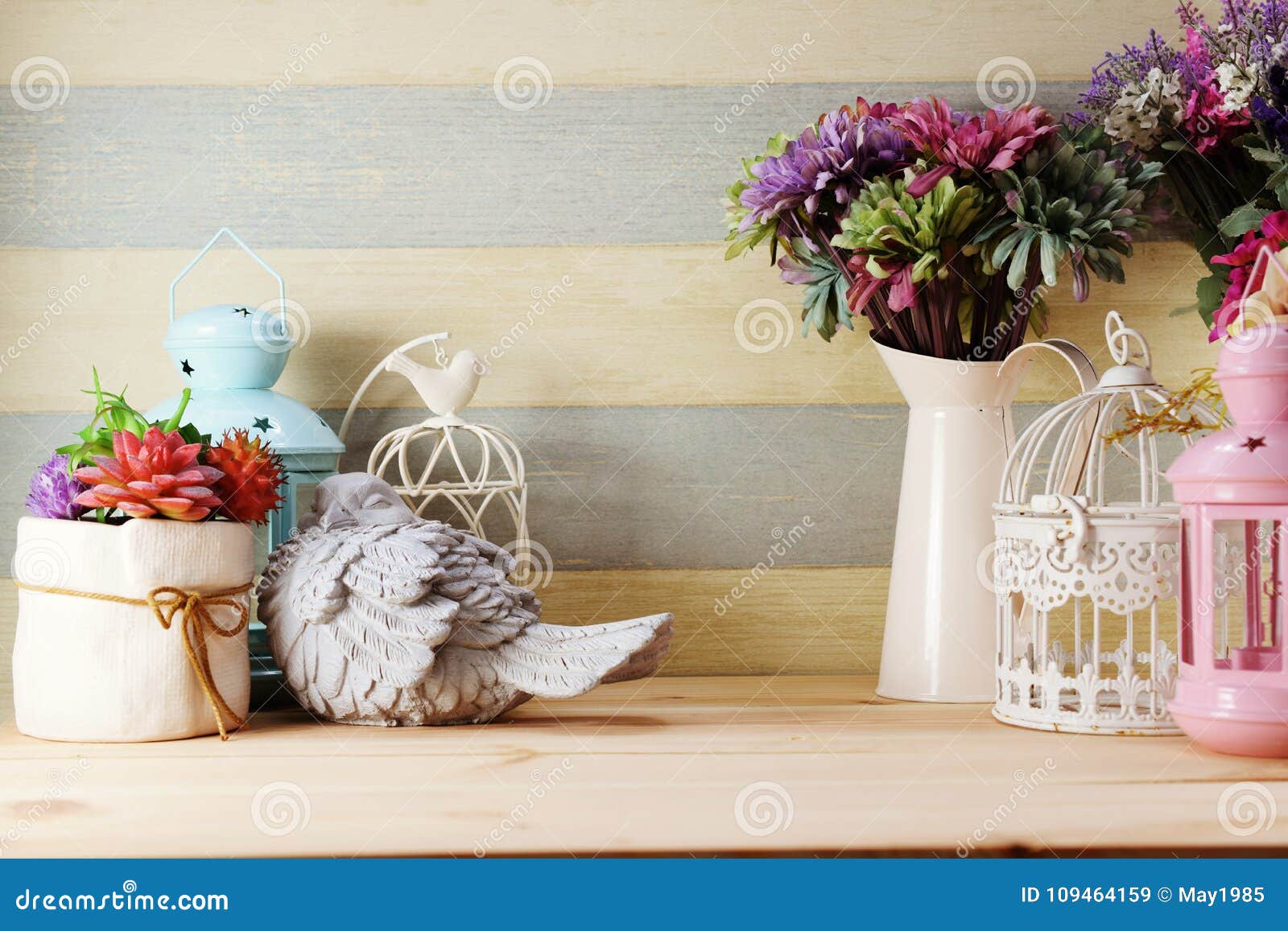 Beautiful Interior Decoration Candle Light Lantern with Home Decoration ...