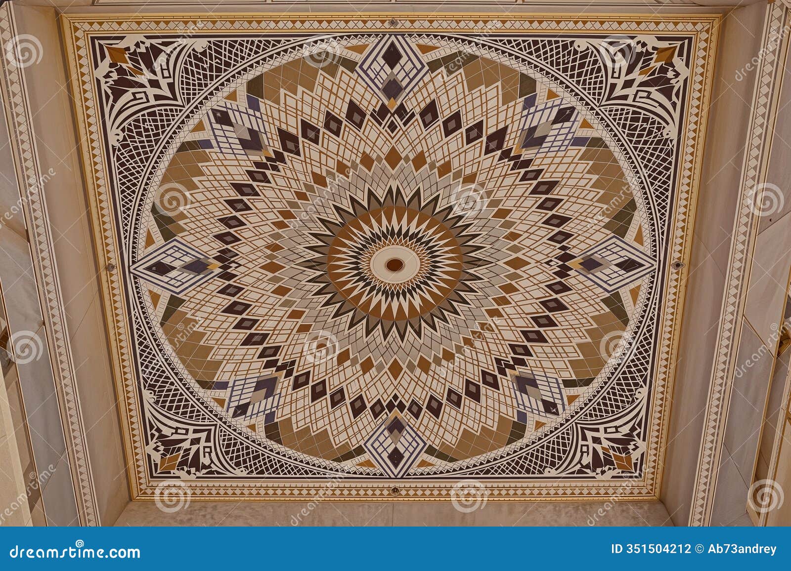 The Beautiful and Intricate Geometric Ceiling Design Found in Elegant ...