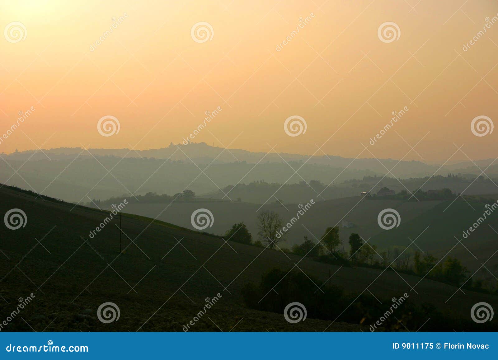Beautiful Italian Landscape at Dusk Stock Image - Image of foreground ...