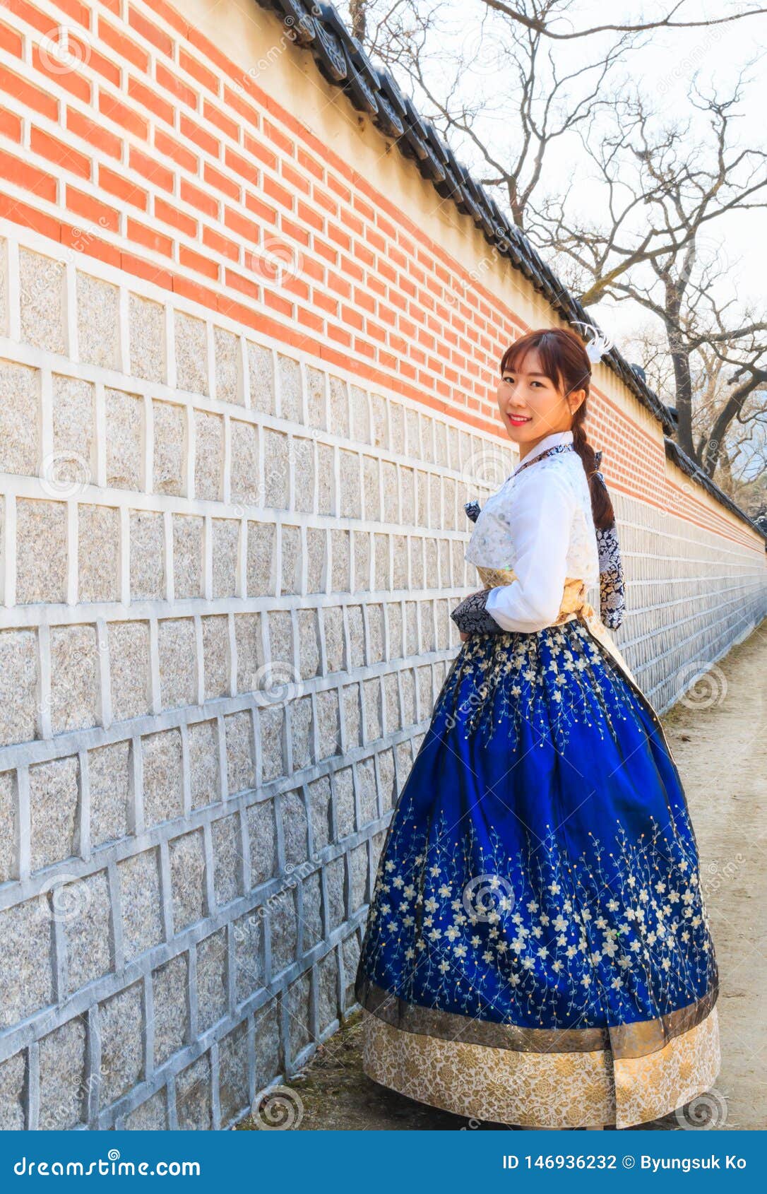 Beautiful Korean Woman Dressed Hanbok Korean Traditional Dress Stock